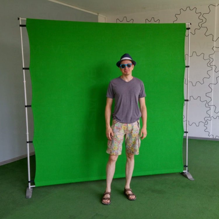 Stable GreenScreen Backdrop